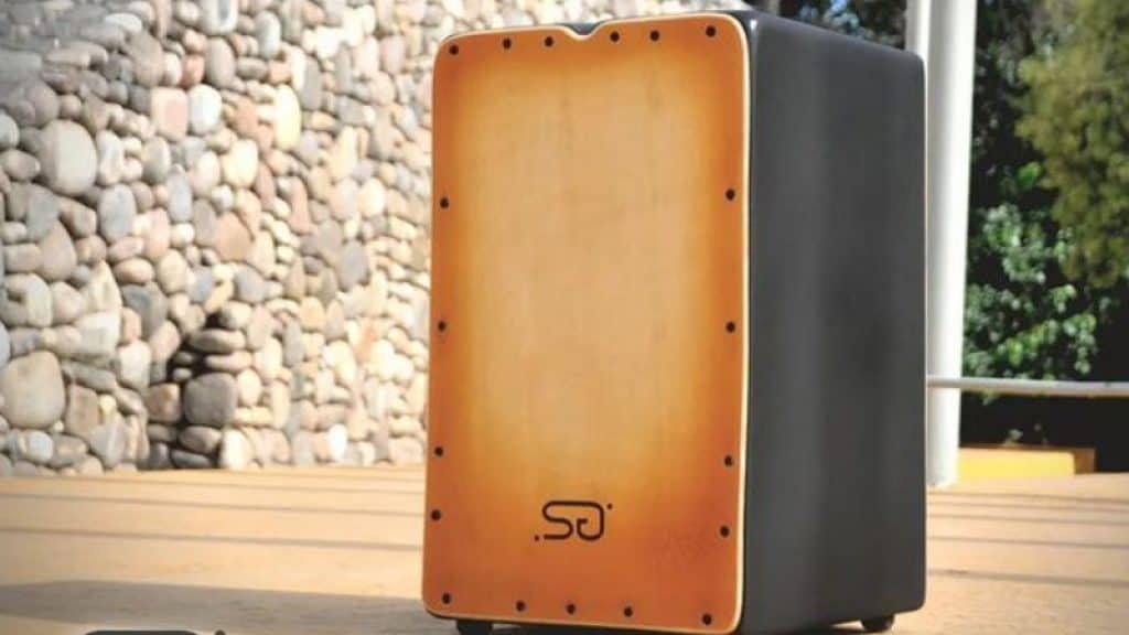 How to Play Cajon? - Complete Review - SimplyDrum